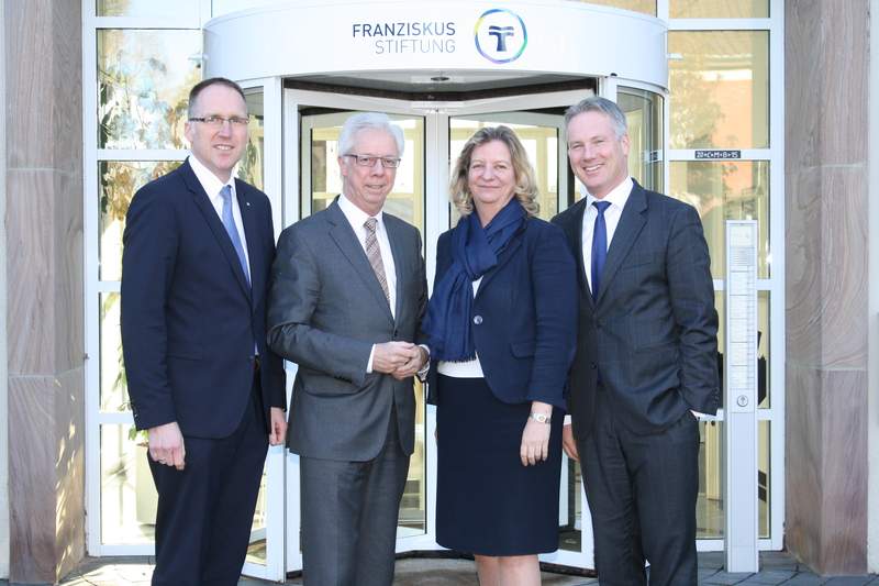 Leiter der Landesvertretung NRW der Techniker Krankenkasse im Dialog ...